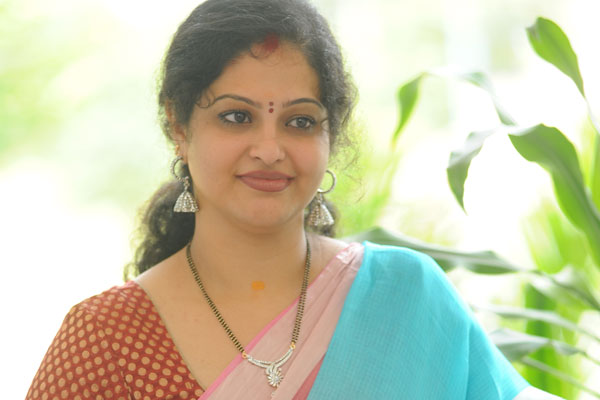 Rasi's hubby to direct Tapsee?