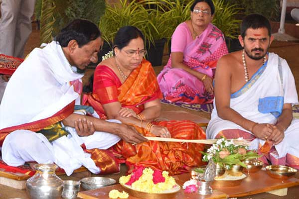 KCR's Chandi Yagam commences amid unprecedented religious fervor