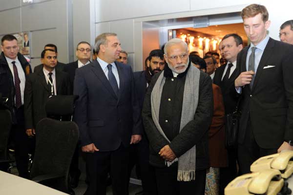 PM visits National Crisis Management Centre in Moscow