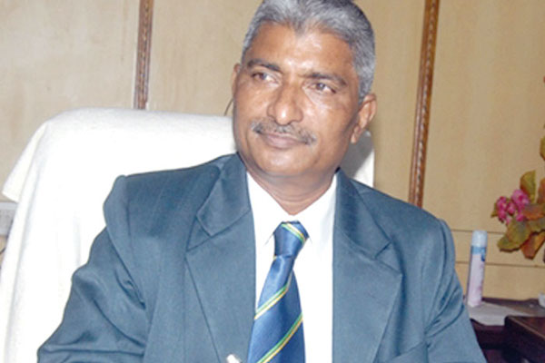 Rtd IAS officr to probe corruption chages against AU vice chancellor ...