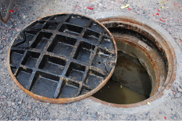 Man stuck in manhole rescued; rains for 7 more days