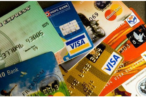 Demonetization led to surge in usage of credit, debit cards - Telugu360