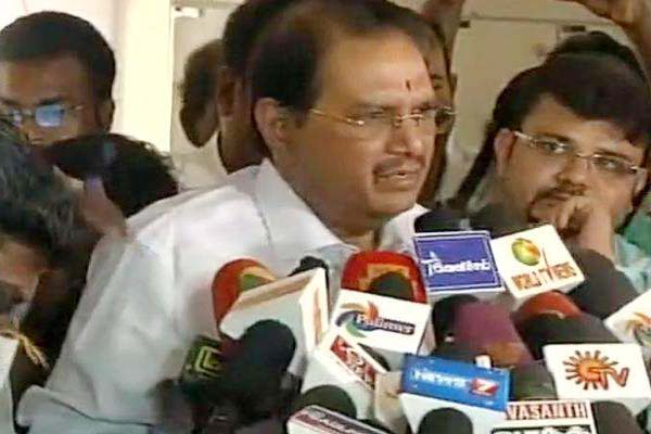 Ex TN Chief Secretary says IT raids are Constitutional assault, fears ...