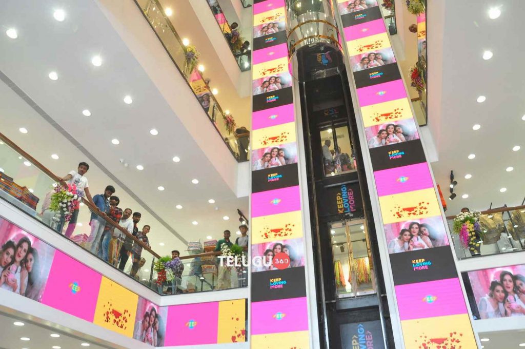 Vijay & Catherine launches KLM Fashion Mall