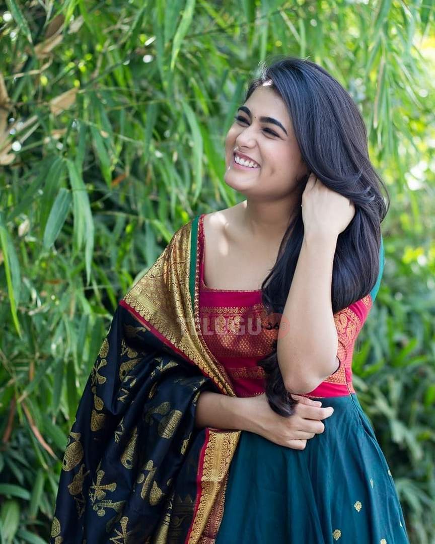 Shalini Pandey Recent Pics