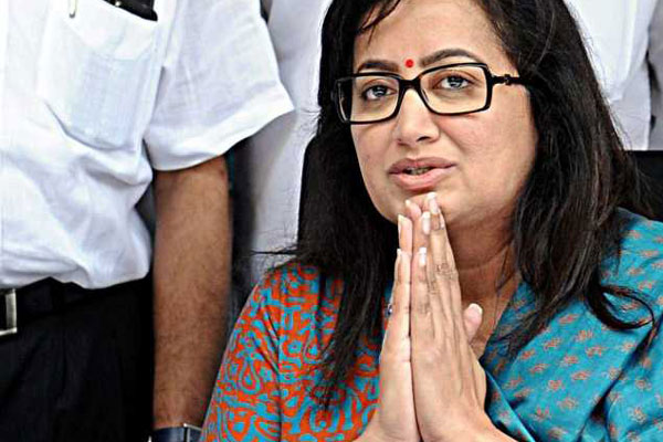 Veteran actress Sumalatha tested positive for coronavirus