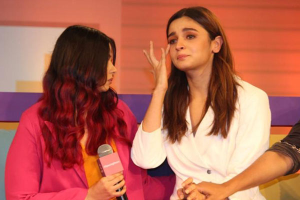 Alia Bhatt breaks down into tears in an event