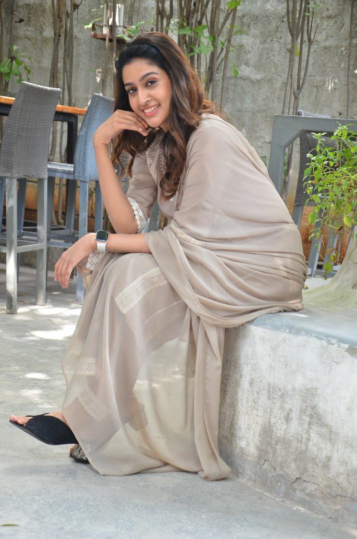 Latest Stills of Tanya Ravichandran