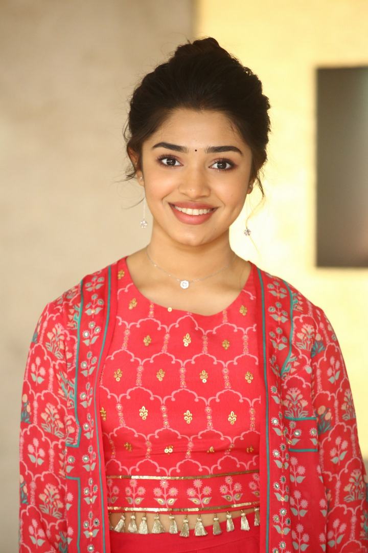 Krithi Shetty - Telugu360