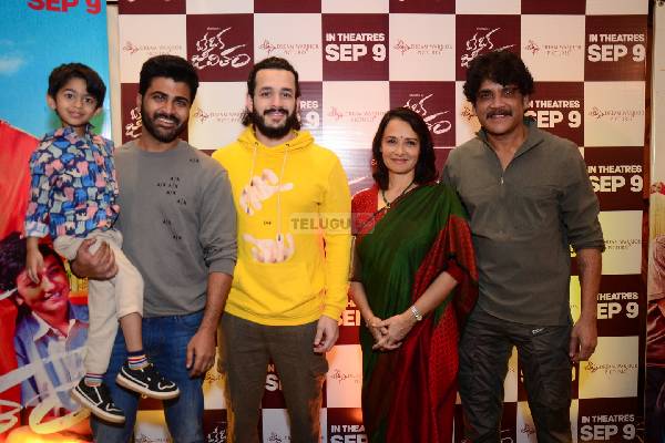 Sharwanand's Oke oka Jeevitham special celebrity premier show stills ...