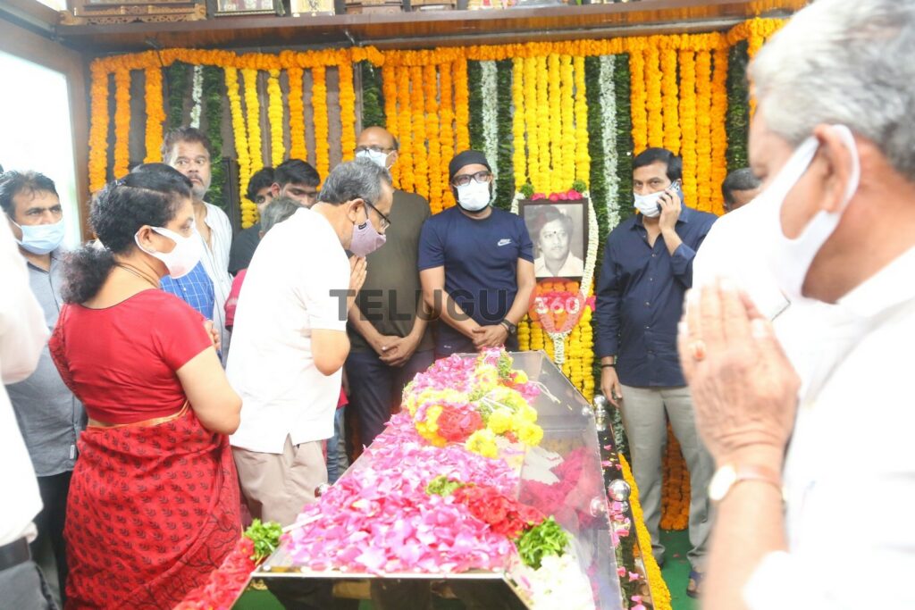 Celebrities pay condolences to Krishnam Raju Set-1 - Telugu360