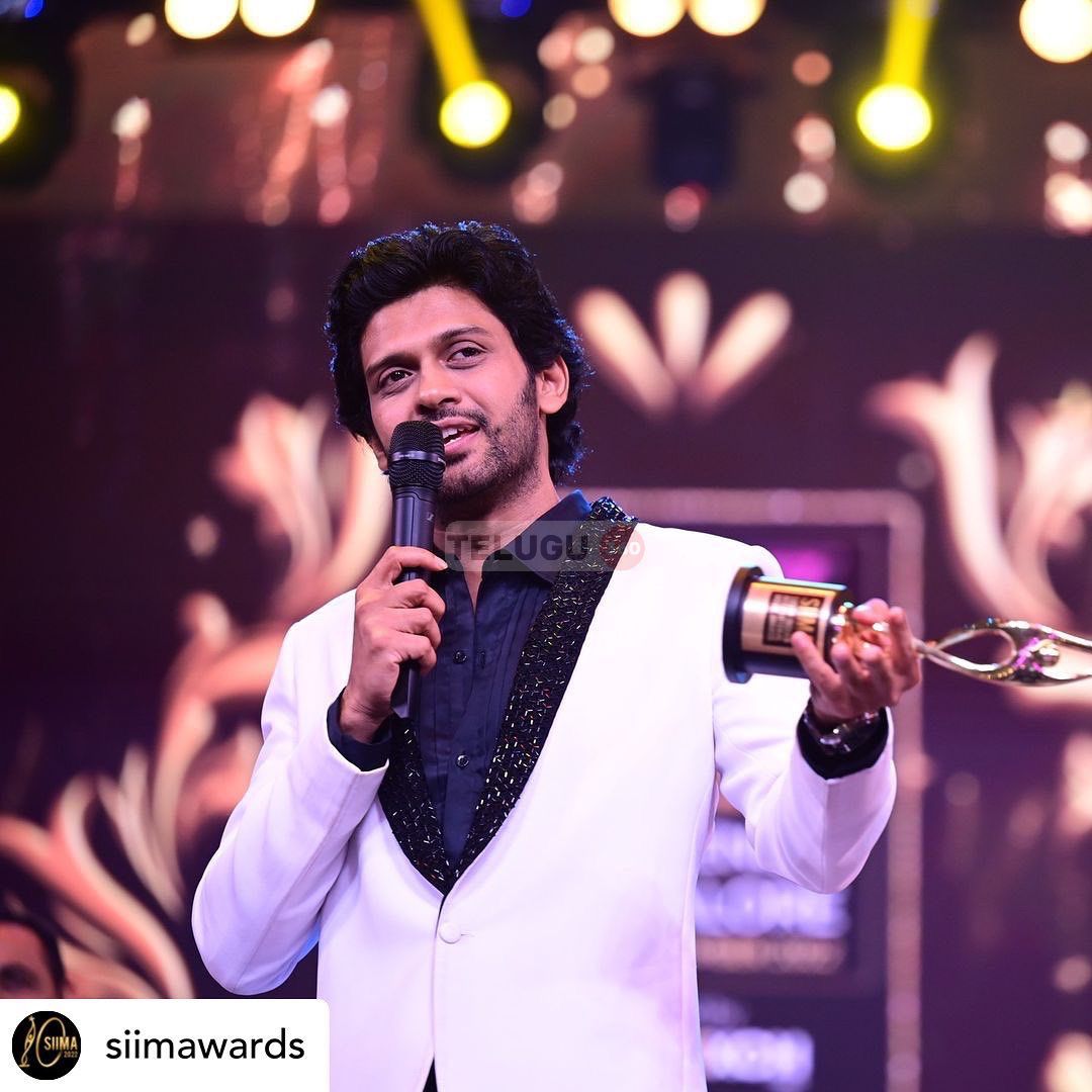 Naveen Polishetty Wins Best Actor Award At SIIMA - Telugu360 Naveen Polishetty Wins Best Actor Award At SIIMA - Telugu360