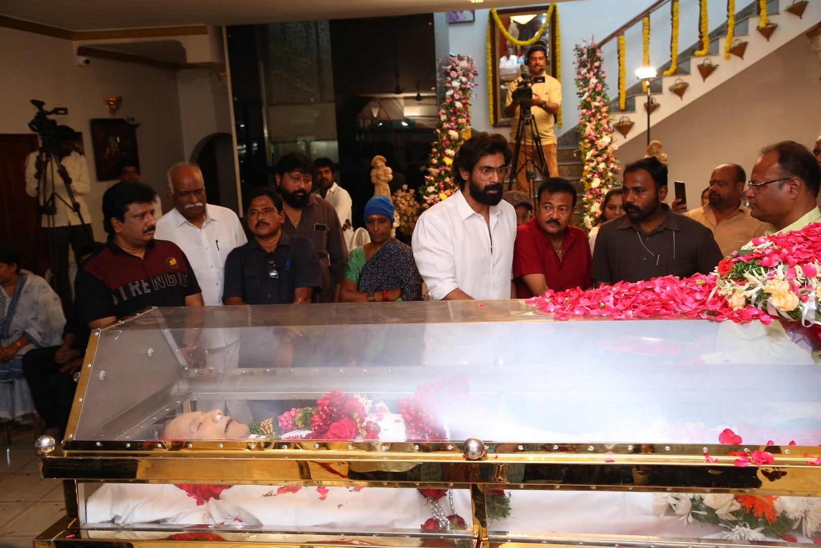 Celebrities Pay Tribute To Superstar Krishna Set 2 Celebrities Pay Tribute To Superstar Krishna Set 2
