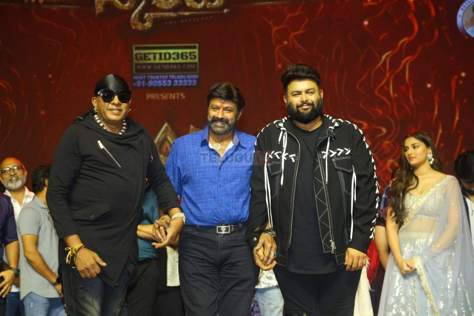 Skanda Movie Pre Release Thunder Set2