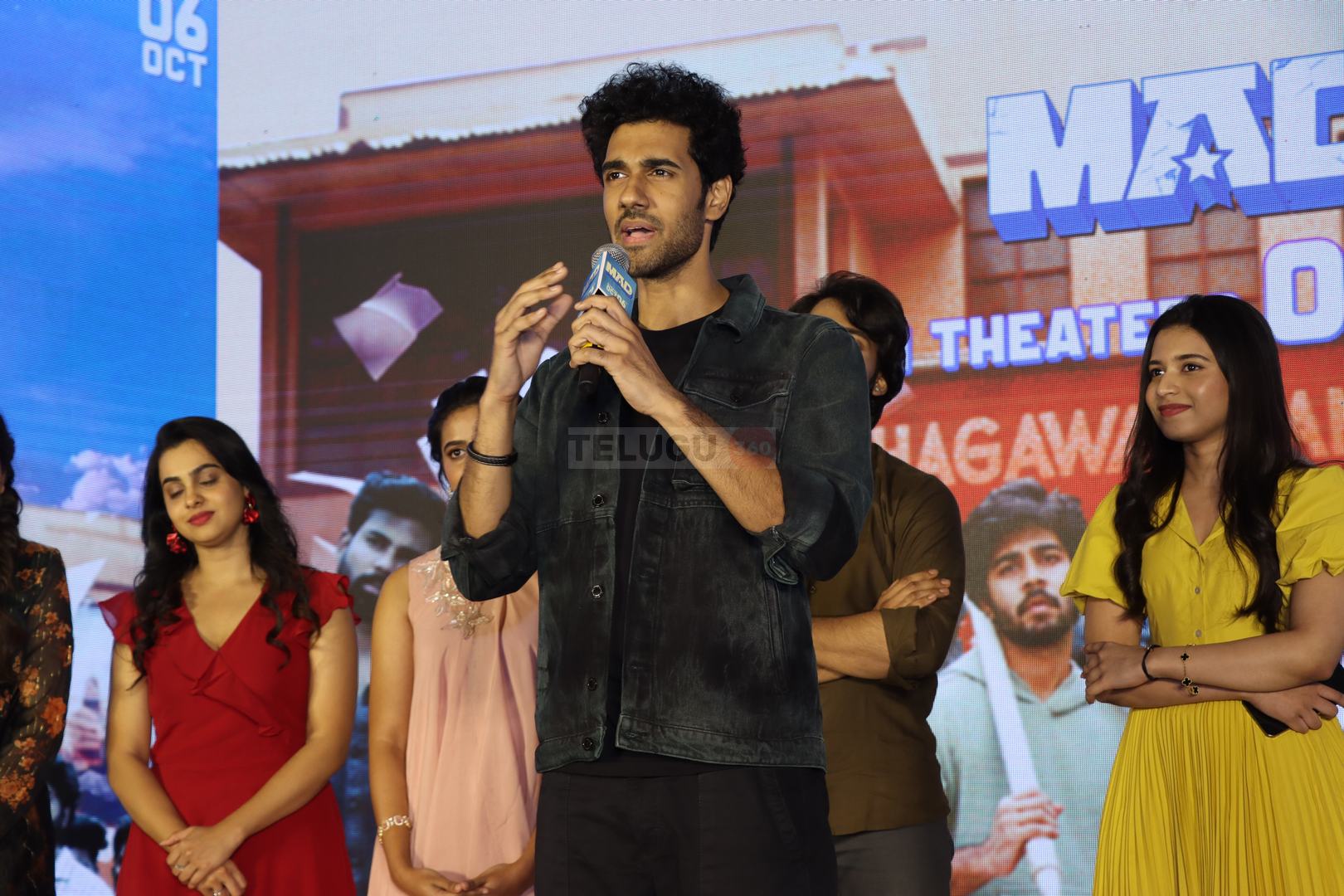 MAD Character Introduction Event