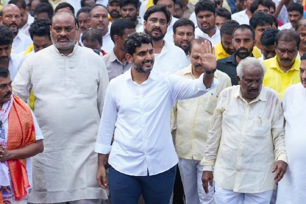 Lokeshj resumes Yuva Galam padayatra