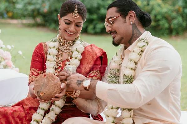Varalaxmi Sarathkumar and Nicholai Sachdev Tie the Knot - Telugu360
