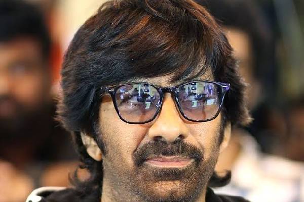 Ravi Teja prefers Remuneration over Scripts - Telugu 360