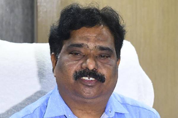 Venkat Reddy Absconds - Telugu360