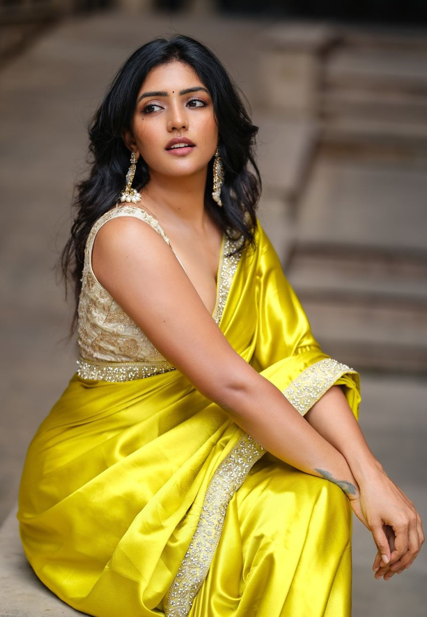Eesha Rebba Shines In Yellow Saree - Telugu360