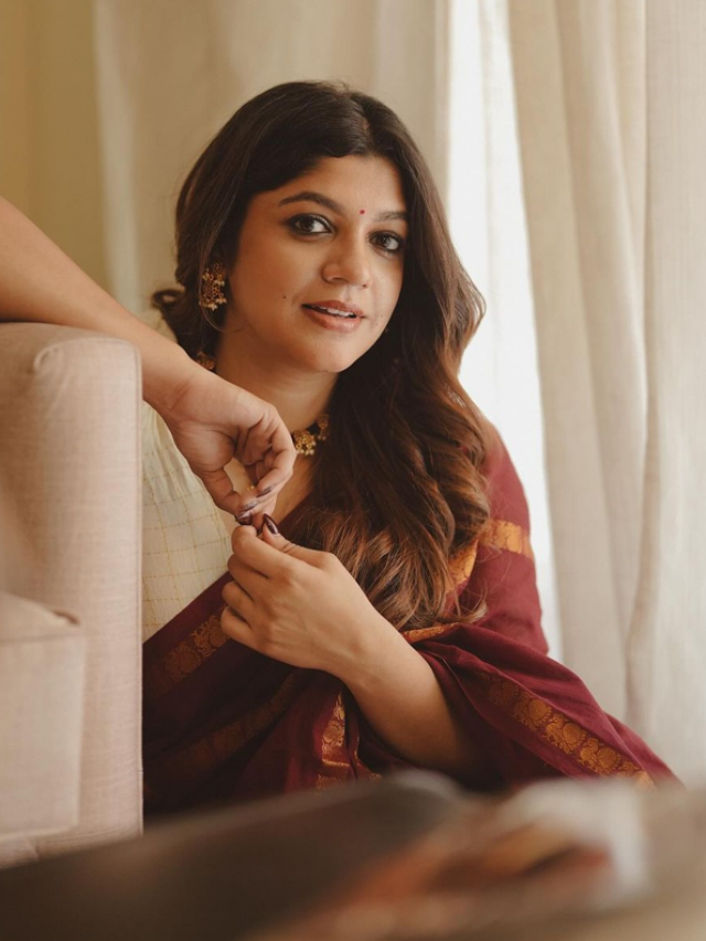 Aparna Balamurali Divine Look In Maroon Saree - Telugu360