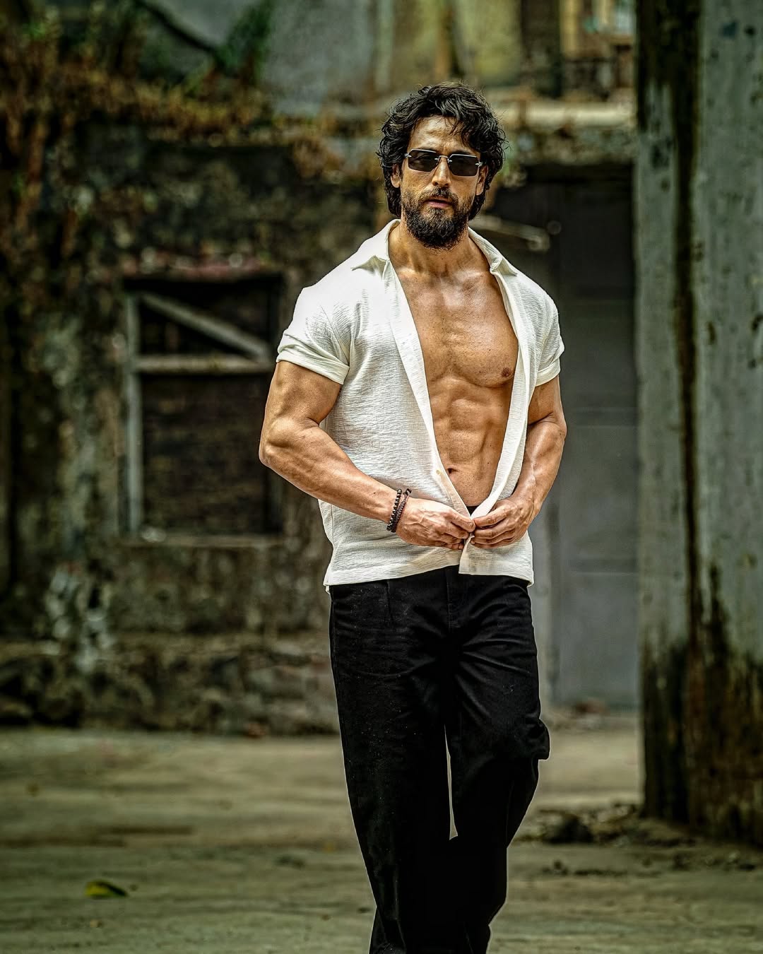 Tiger Shroff's Perfect Body - Telugu360