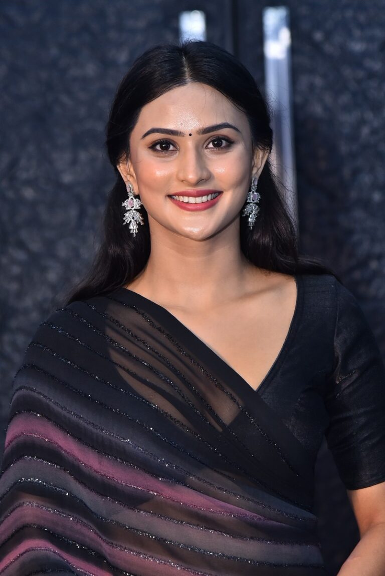 Sanchi Rai Beautiful Look In Black Saree - Telugu360