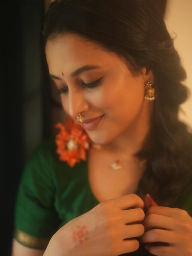 Priyanka Mohan Divine Look In Green Saree - Telugu360