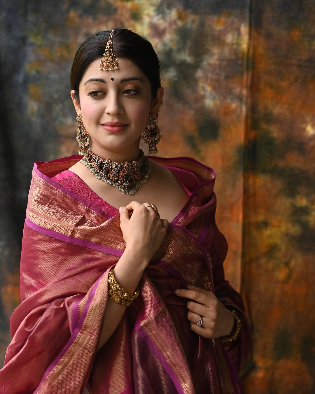 Pranita Subhash Traditional Look - Telugu360