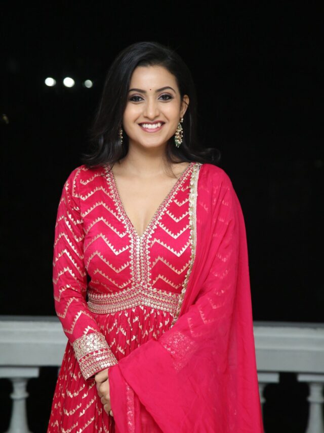 Deepika Pilli In Akkada Ammayi Ikkada Abbayi Press Meet - Telugu360